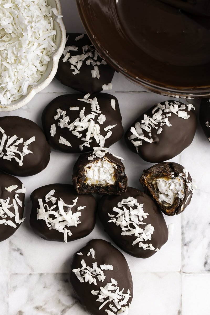 Vegan Bounty Bar Coconut Stuffed Dates (no-bake, dairy-free) - Healthy ...