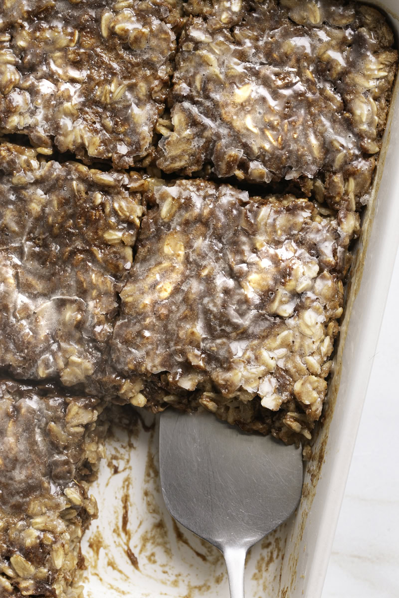 Cinnamon Roll Baked Oatmeal - Healthy Little Vittles