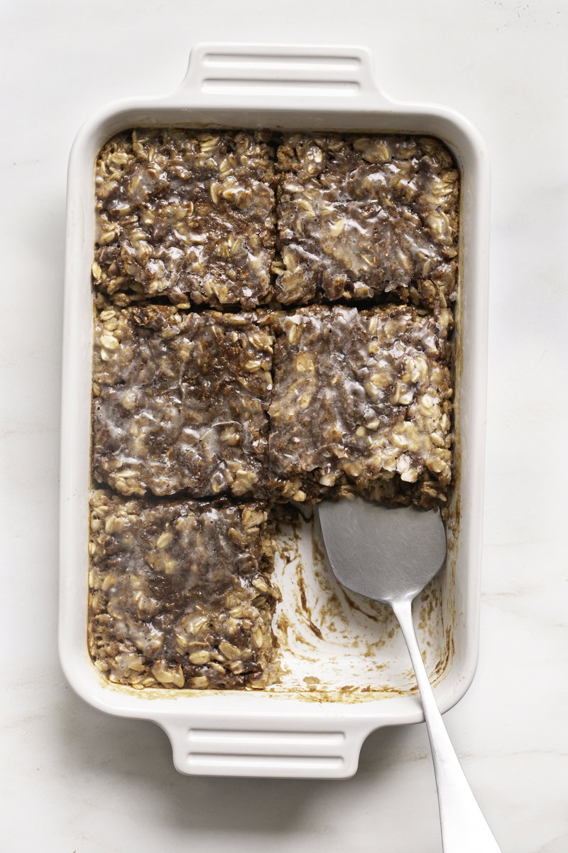 Cinnamon Roll Baked Oatmeal - Healthy Little Vittles